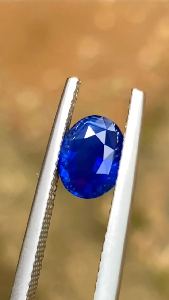 Natural Unheated Royal Blue Sapphire 1.67crt - Ceylon Gem Market
